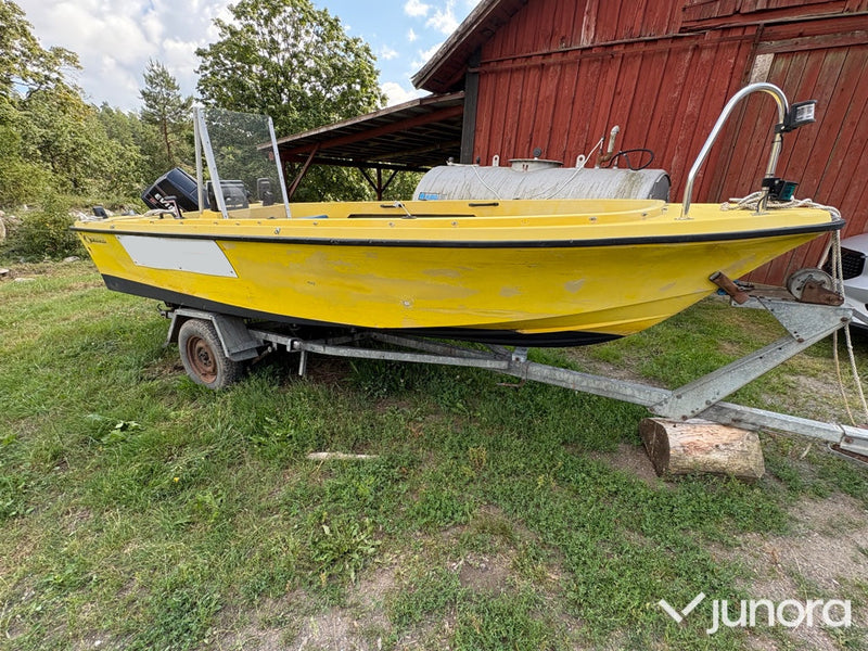 Ockelbo B16 med Evinrude 60HK + Brenderup trailer