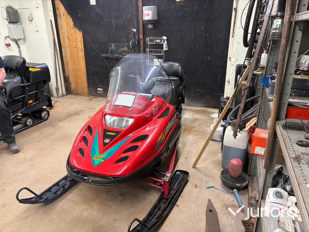 Snöskoter Lynx Light Touring Rotax 377