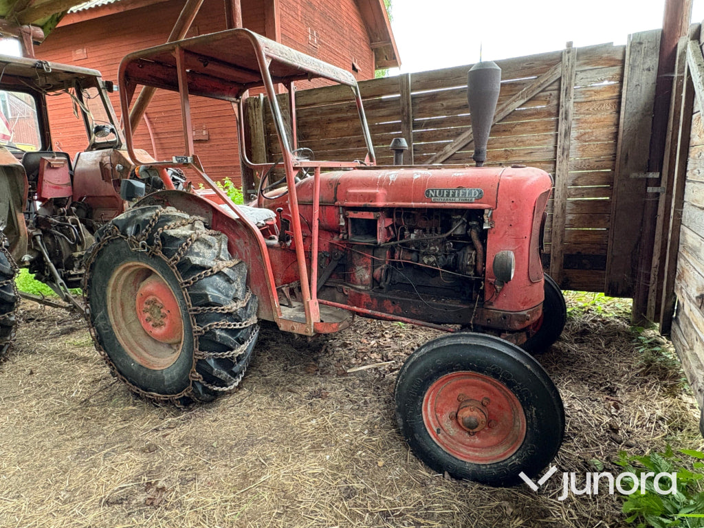 Traktor Nuffield Universal 3DL