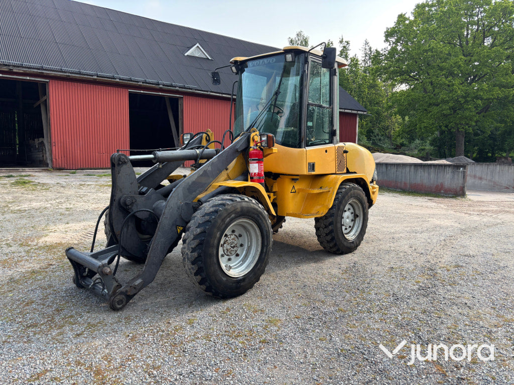 Hjullastare Volvo L30 med redskap