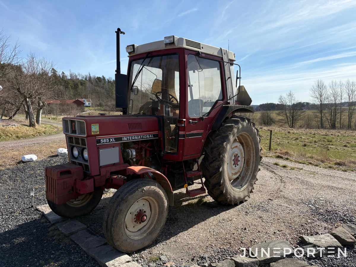 Traktor International 585 XL