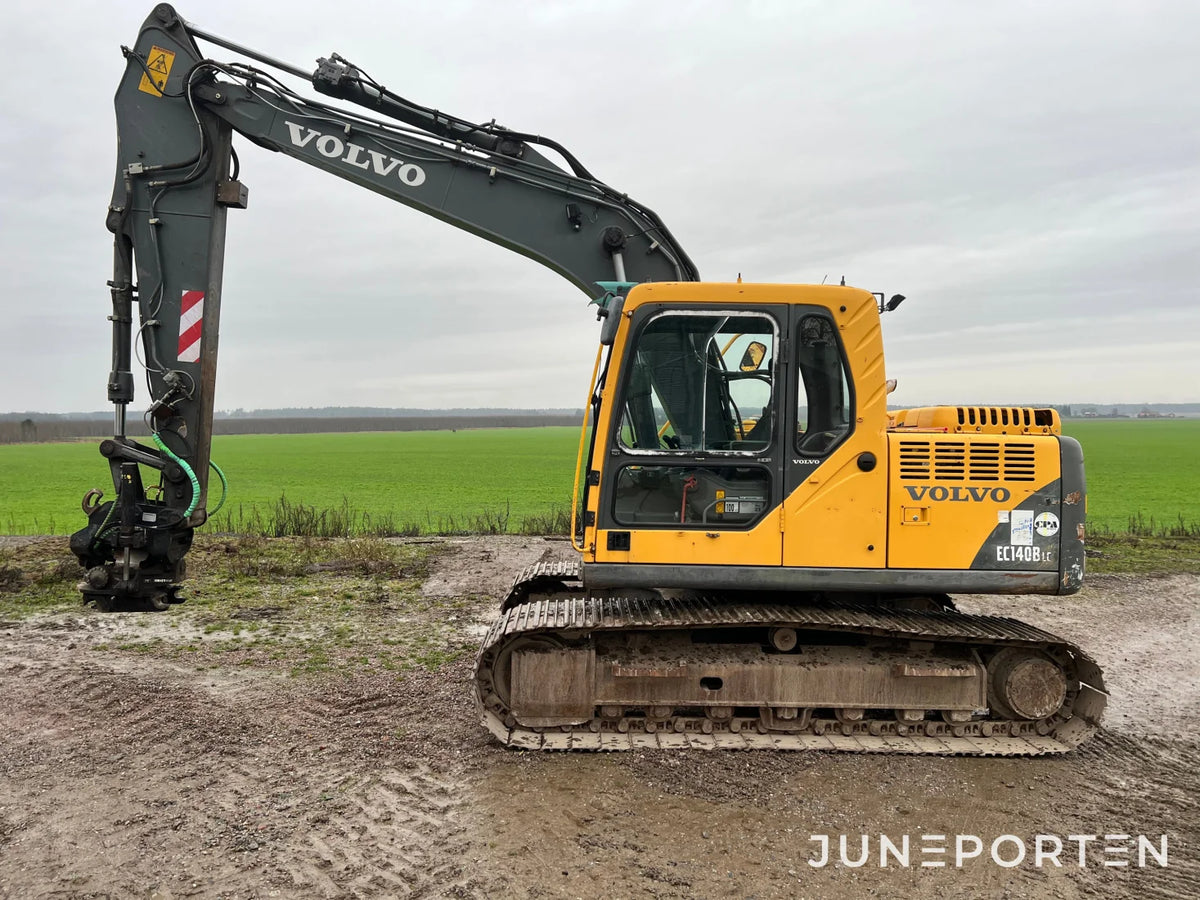 Bandgrävare Volvo EC140B LC
