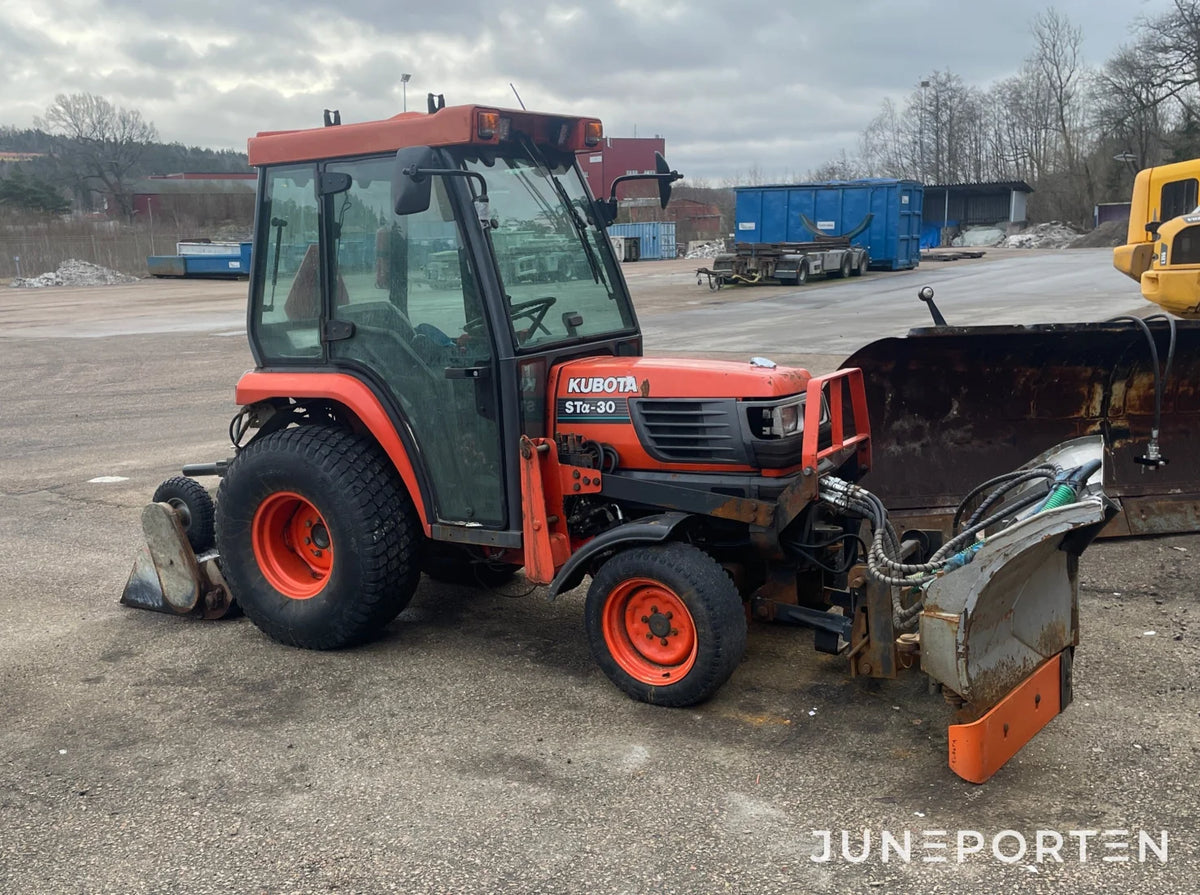 Kubota STA-30 med Lastare & Redskap